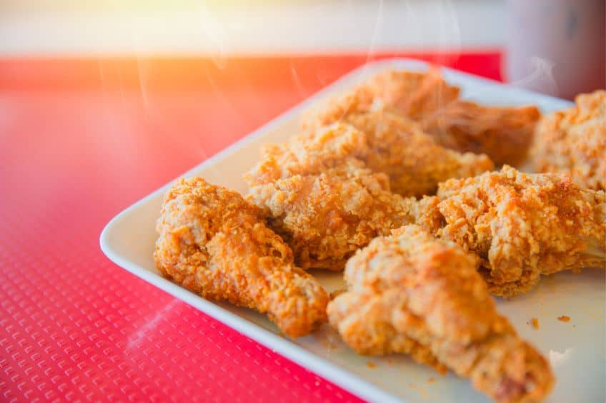 Jak na kuře jako z KFC. Muž ladil recept a na 18. pokus už mu to vyšlo ...