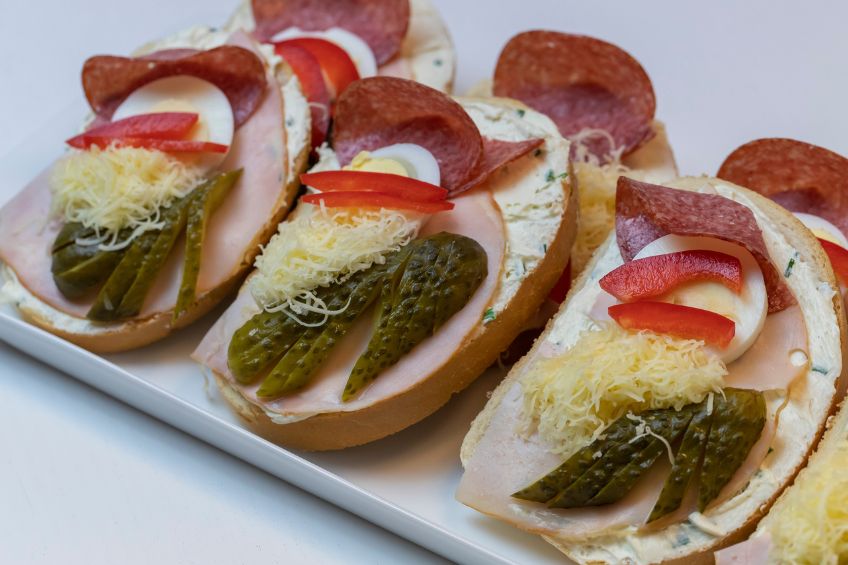 Upečte si domácí chlebíčkovou veku. Postačí základní ingredience a ...